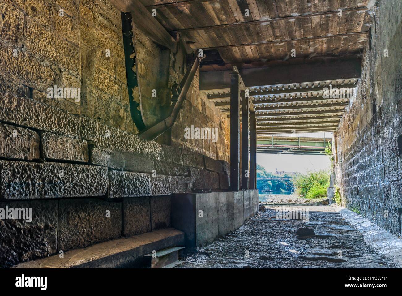 Dried out water channel hi-res stock photography and images - Alamy