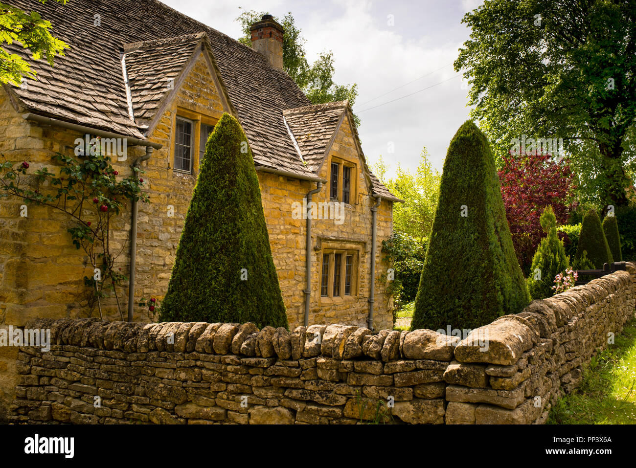 Longborough village in the Cotswolds, England Stock Photo - Alamy