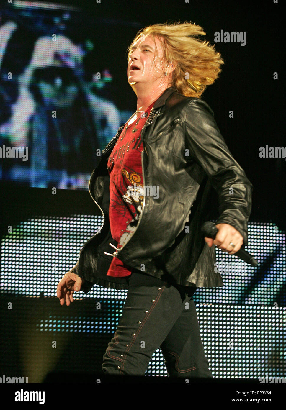 Joe Elliott with Def Leppard performs in concert at the Cruzan ...