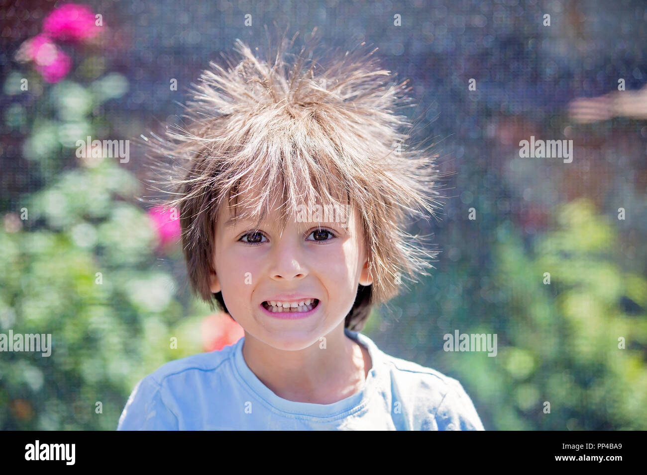 Electric shock hair hi-res stock photography and images - Alamy
