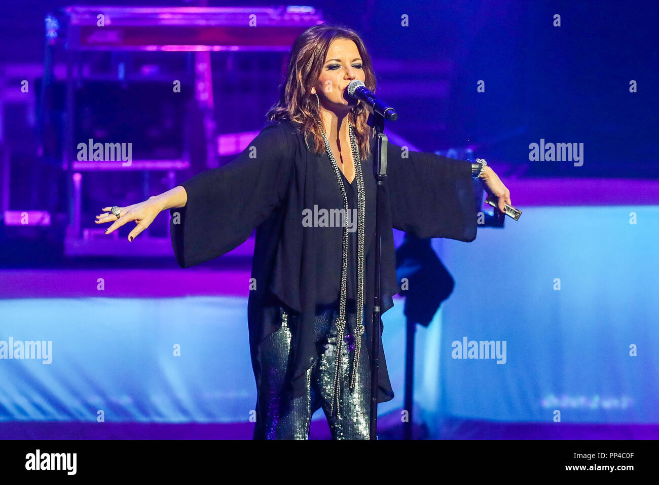 Martina mcbride hi-res stock photography and images - Alamy