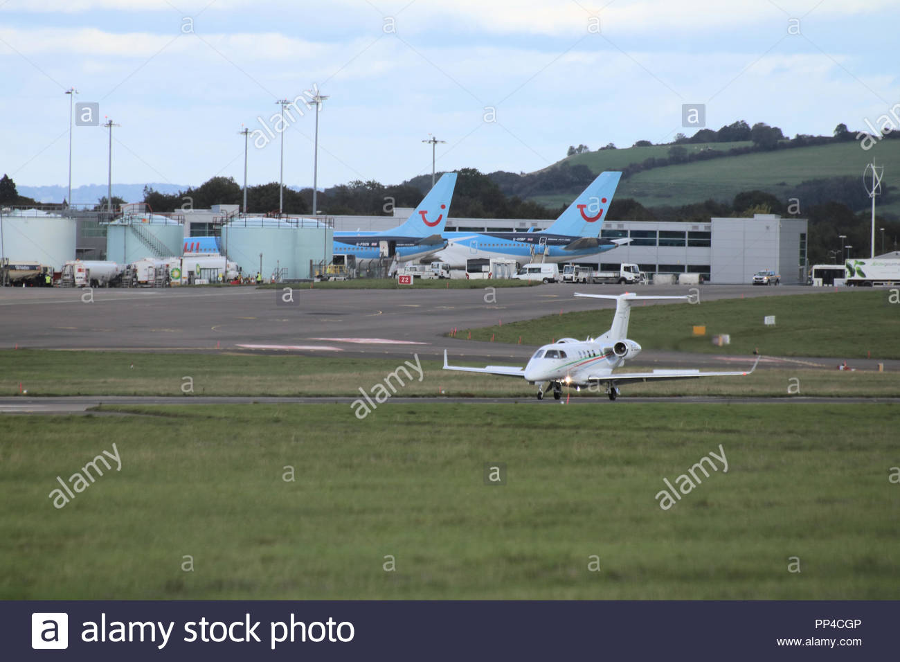 Landing Roll Stock Photos & Landing Roll Stock Images - Alamy
