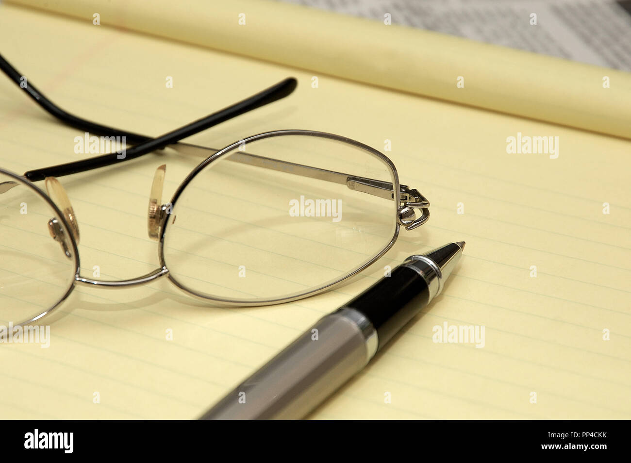 Legal pad hi-res stock photography and images - Alamy