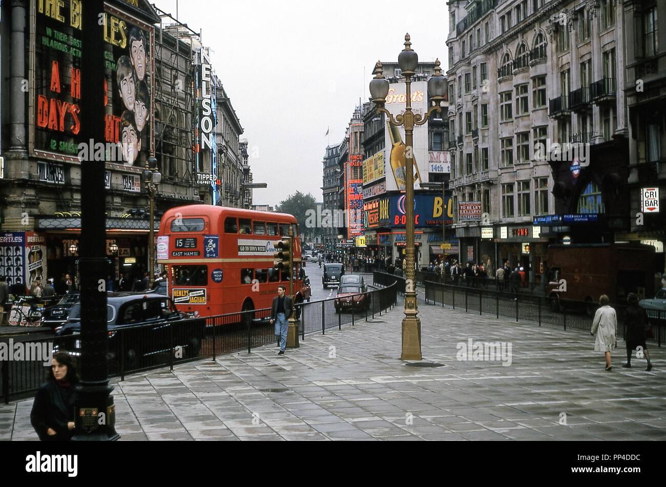 1960s london street night hi-res stock photography and images - Alamy