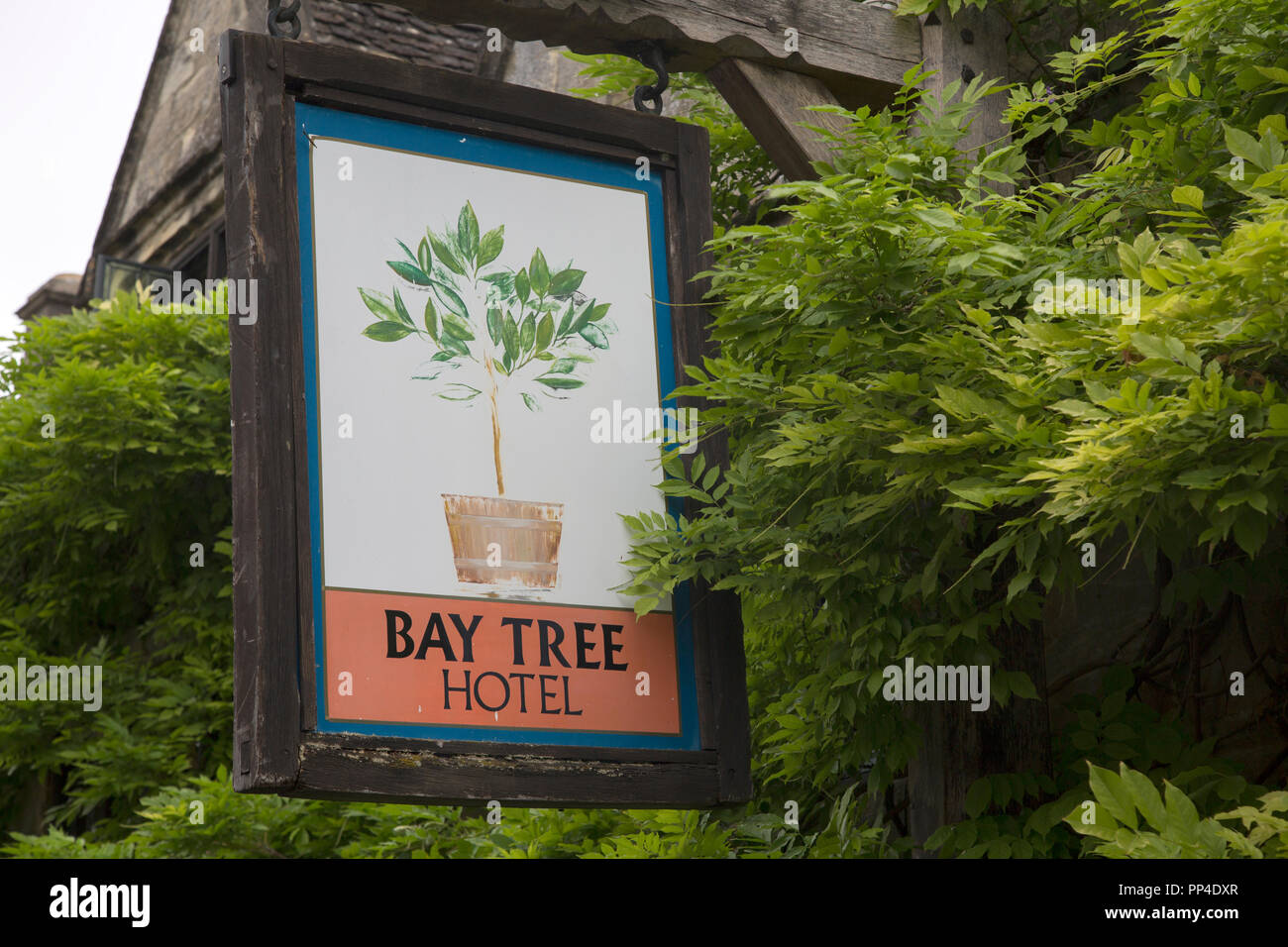 Bay,Tree Hotel Sign, Burford; England; UK Stock Photo - Alamy