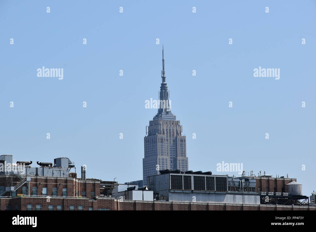 View of the Manhattan skyline as seen from the iconic High Lien aerial ...