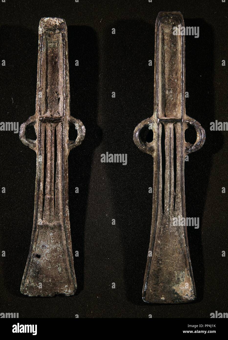 HACHAS DE BRONCE - EDAD DEL BRONCE- 1800 A 1600 a JC - CULTURA DEL ... HACHAS DE BRONCE - EDAD DEL BRONCE- 1800 A 1600 a JC - CULTURA DEL ...