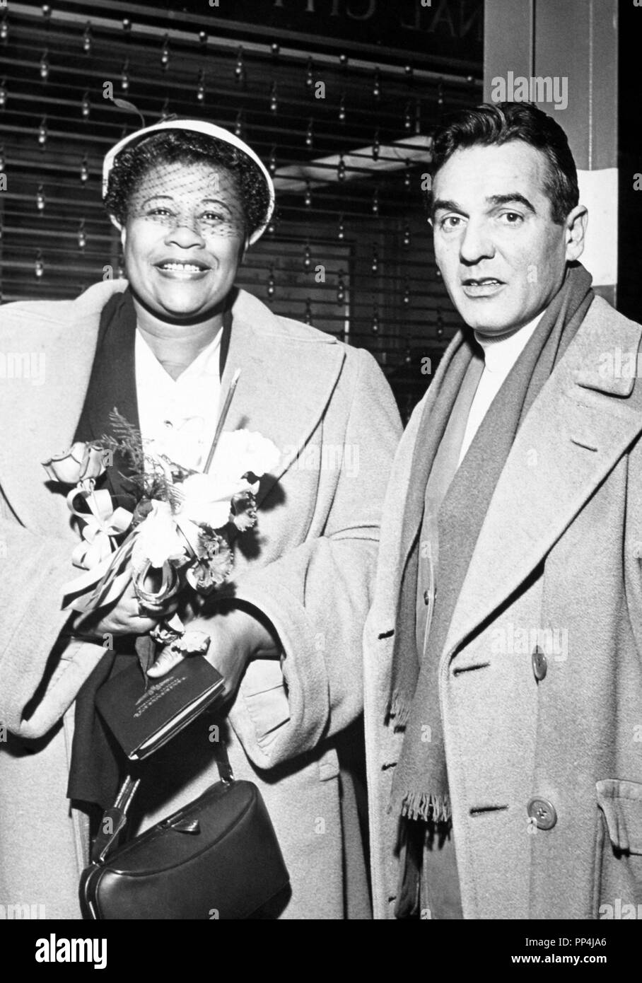 Ella Fitzgerald y Gene Krupa Stock Photo - Alamy