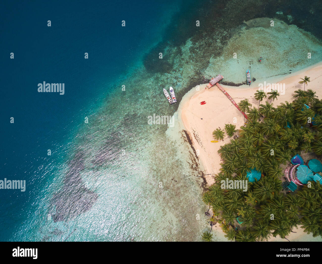 Tropical island aerial hi-res stock photography and images - Alamy