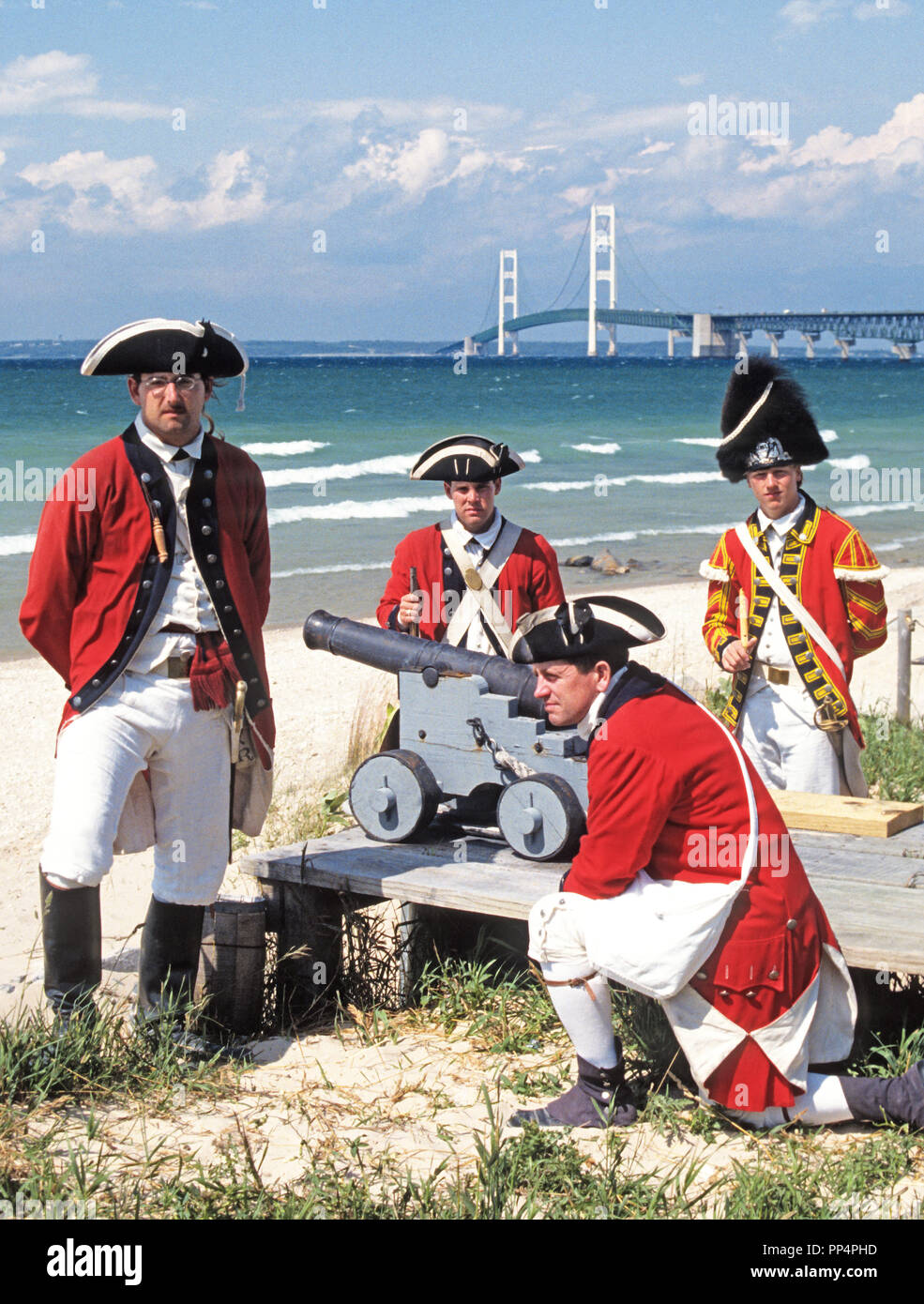 British Soldiers of King's 8th Regiment on Foot reenactment 1774-1781 ...