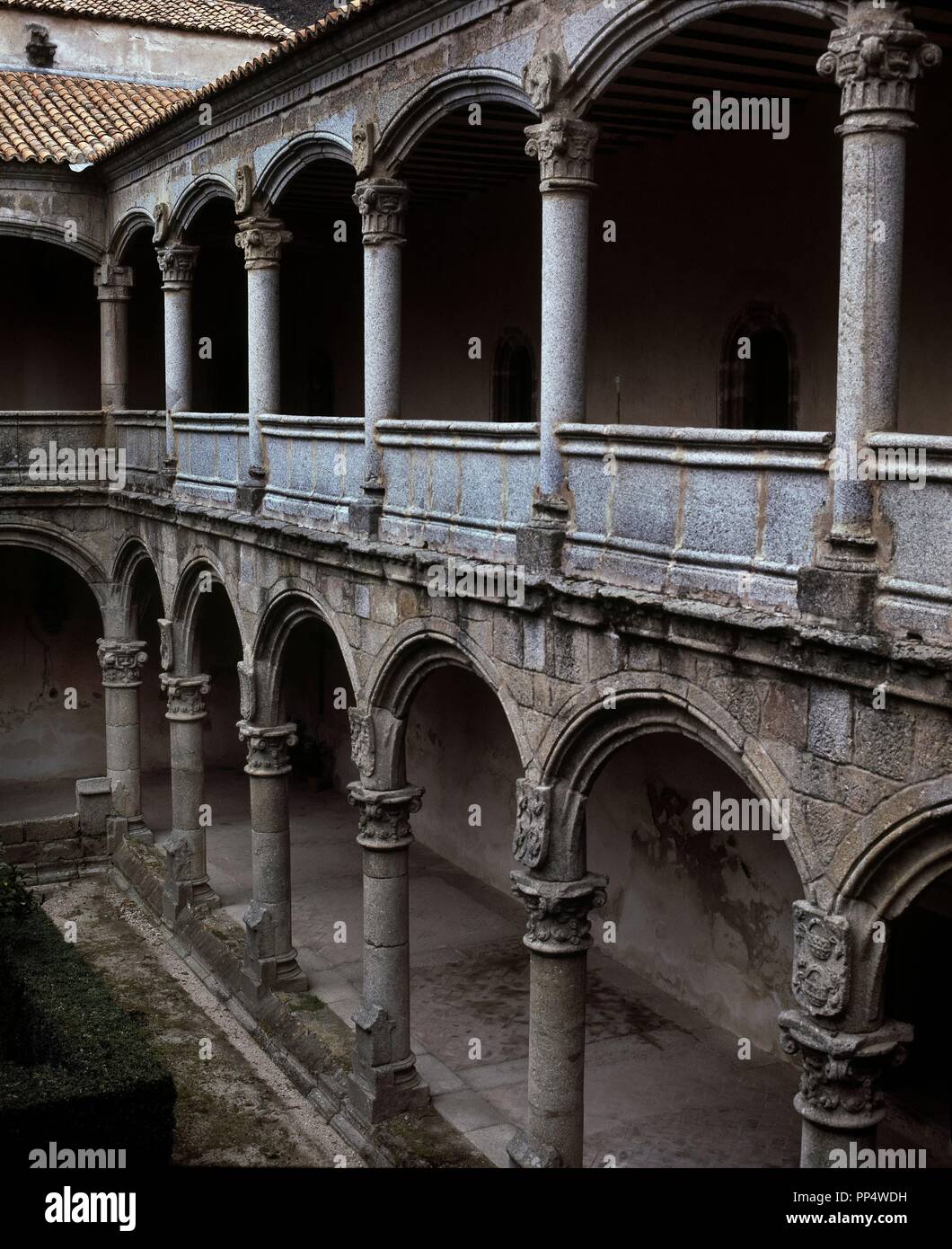 CLAUSTRO RENACENTISTA DEL MONASTERIO DE YUSTE - SIGLO XVI. Location ...