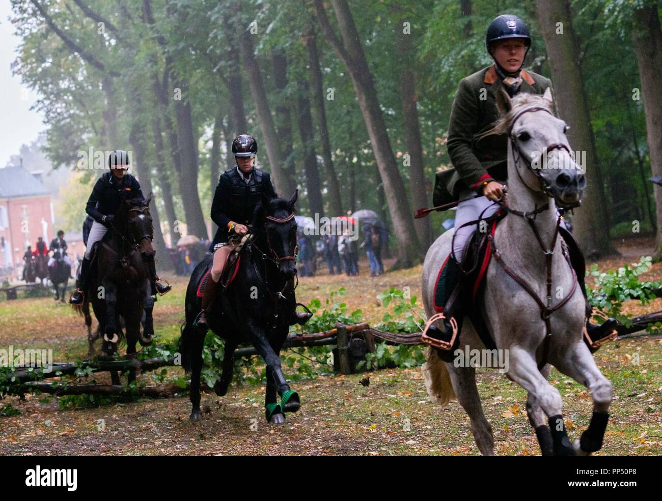 Soegel, Germany. 23rd Sept 2018. Participants ride their horses during ...