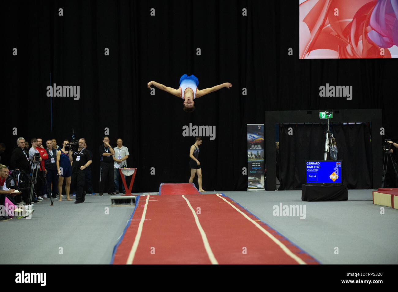 Trampoline de gymnastique hi-res stock photography and images - Alamy