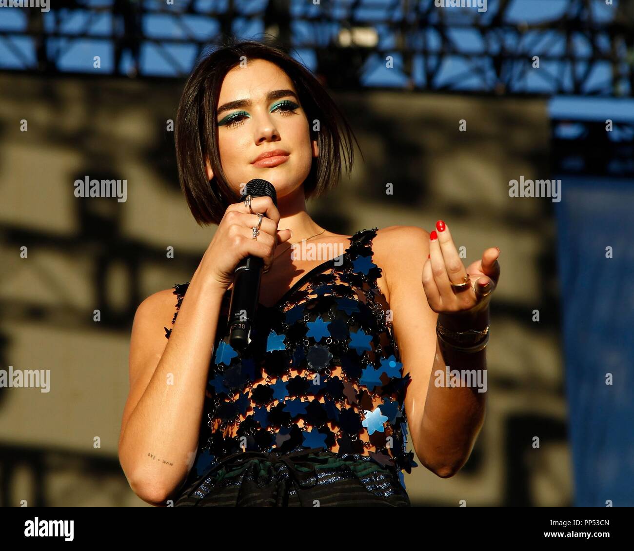 Dua lipa 2018 hi-res stock photography and images - Alamy