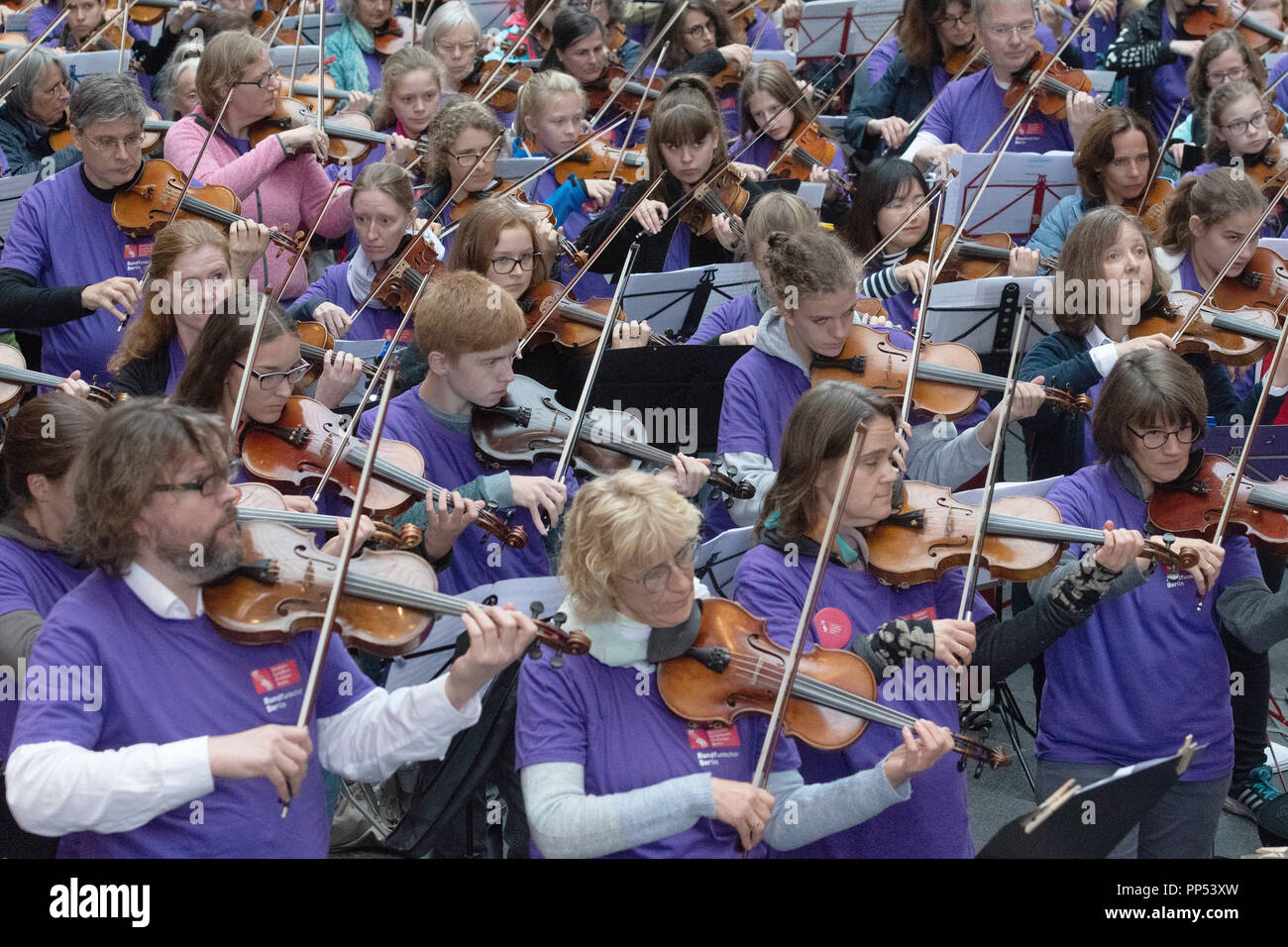 Berlin, Germany. 23rd Sept 2018. 1300 amateur musicians performing ...