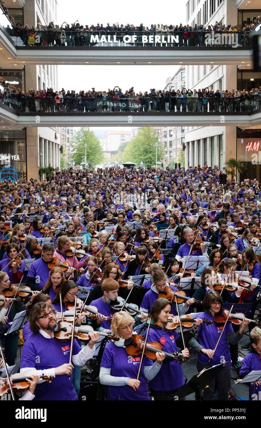 Berlin, Germany. 23rd Sept 2018. 1300 amateur musicians performing ...