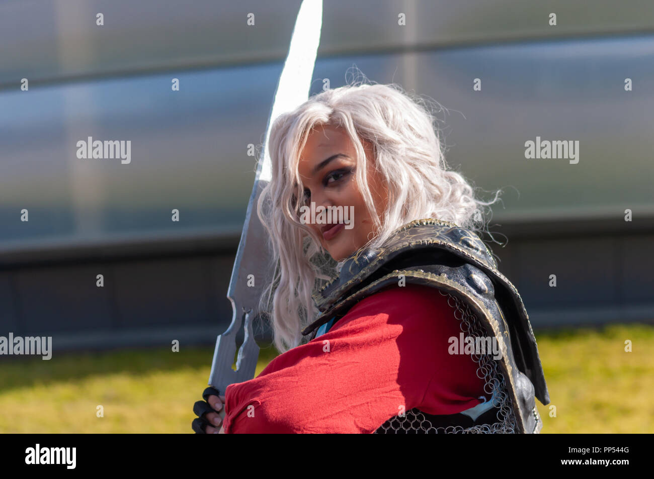 Pop art style comic book girl hi-res stock photography and images - Alamy