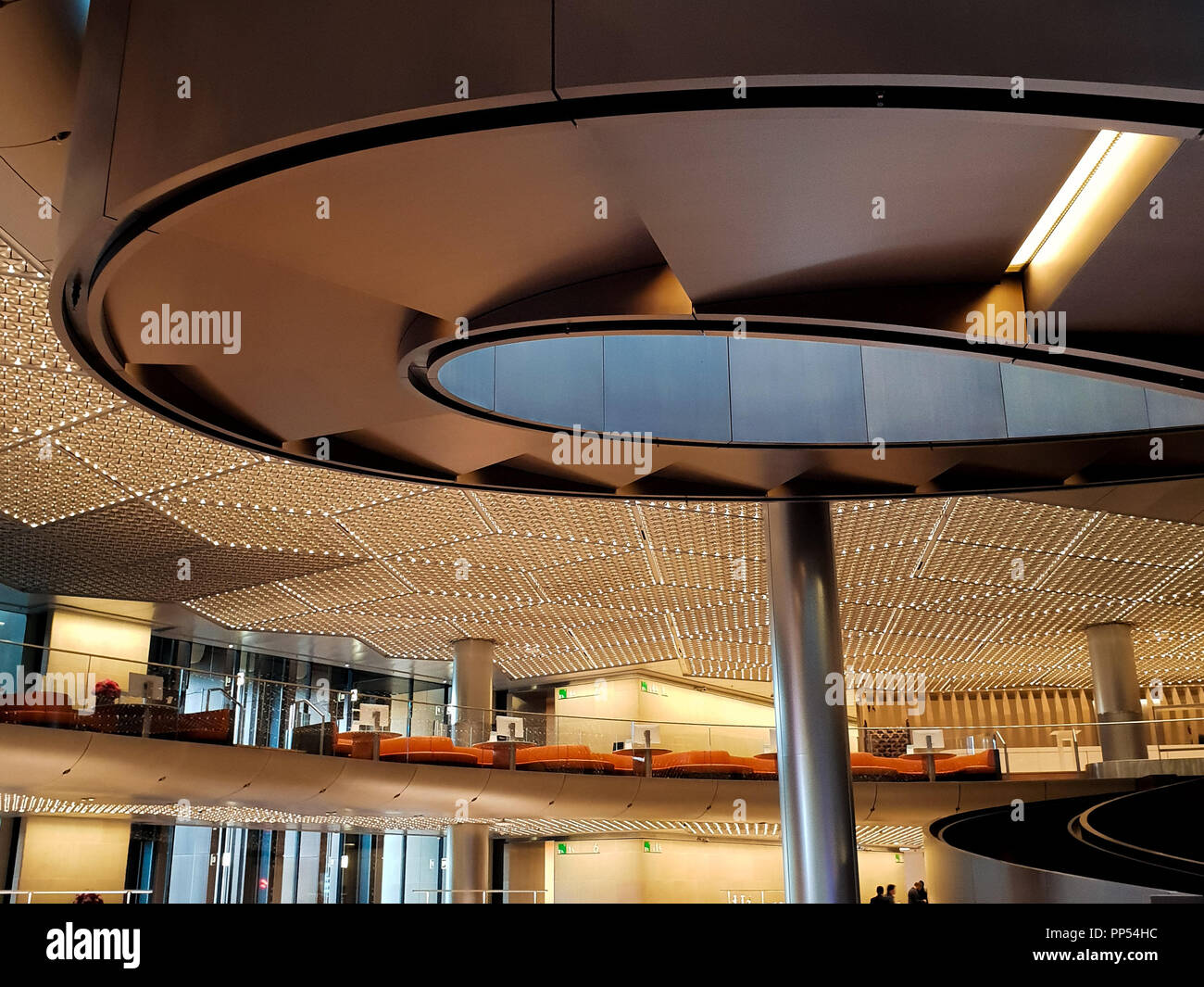 Bloomberg building london inside hi-res stock photography and images ...