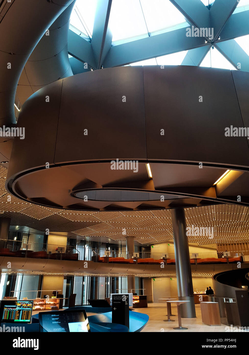 Bloomberg Hq London Interior High Resolution Stock Photography and Images - Alamy