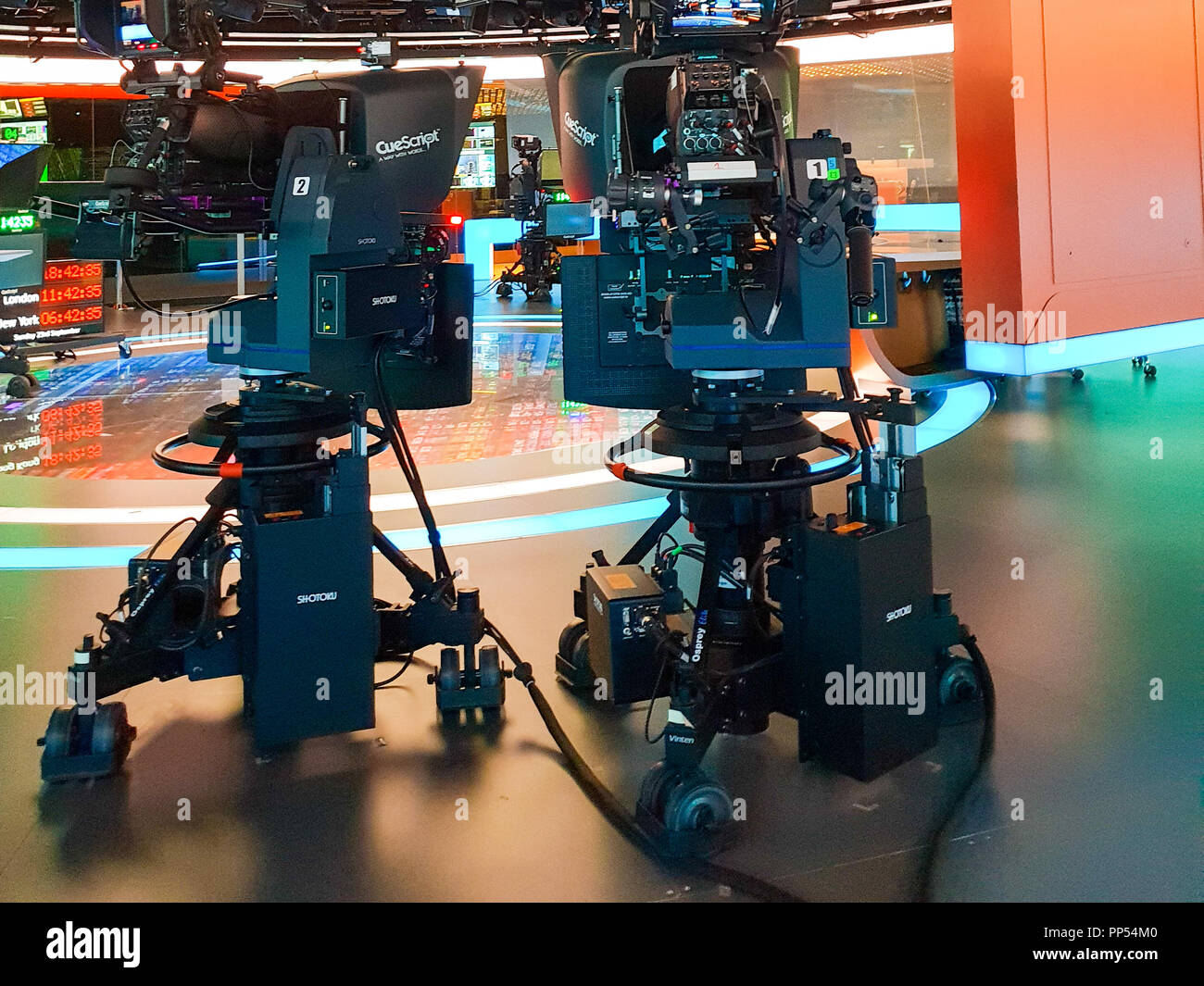 Bloomberg building london inside hi-res stock photography and images ...