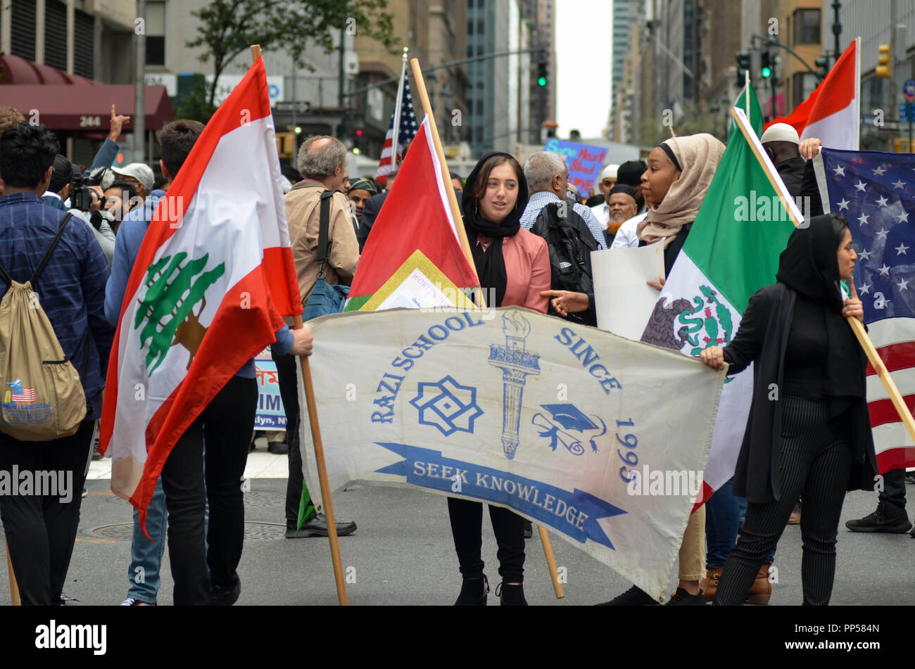 Muslim Parade America Flag Stock Photos & Muslim Parade America Flag ...
