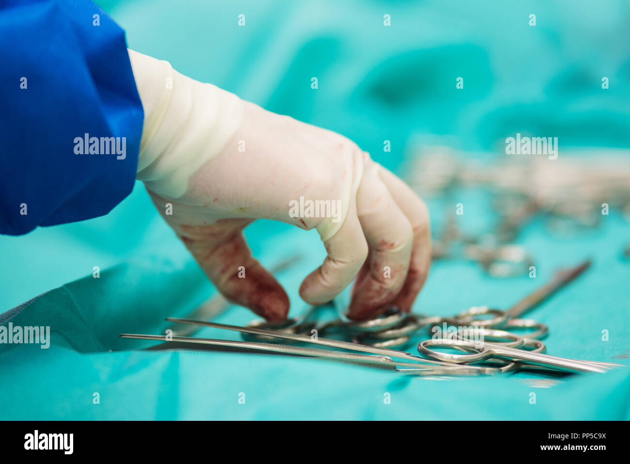 Hospital instruments hi-res stock photography and images - Alamy
