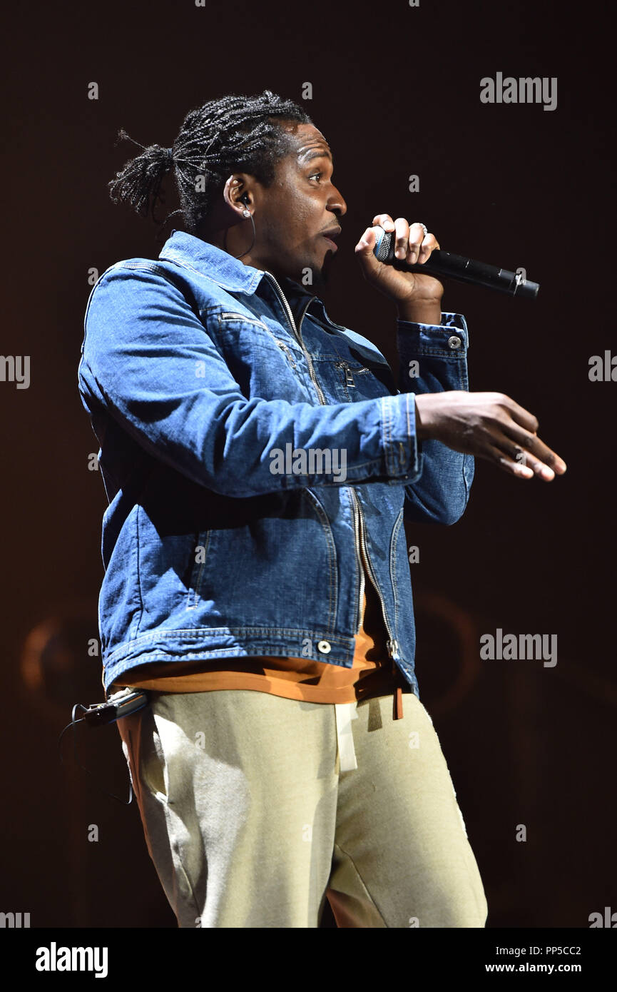 Bbc pa wire hi-res stock photography and images - Alamy