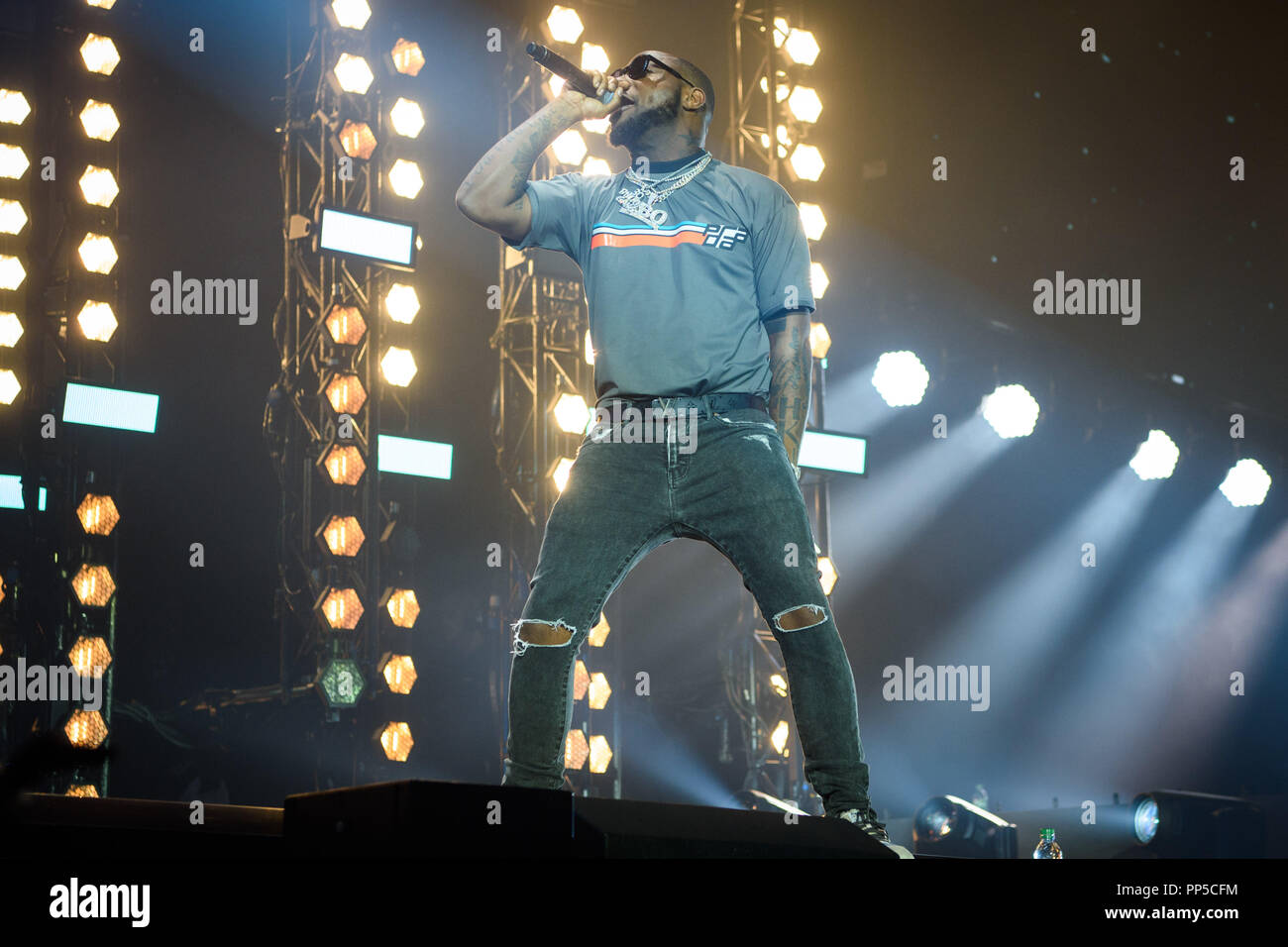 Davido at o2 arena hi-res stock photography and images - Alamy