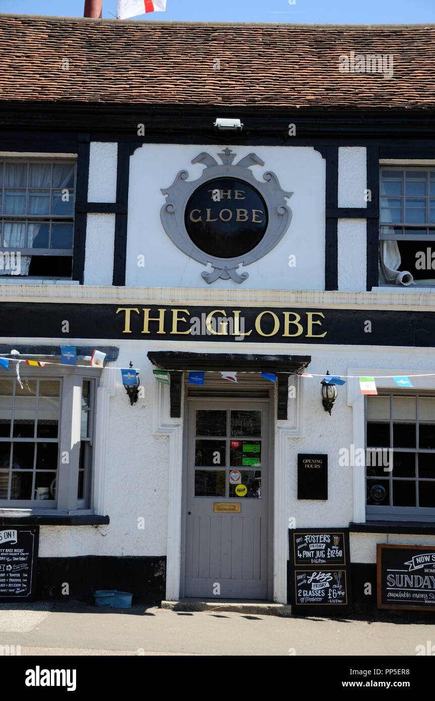 Globe inn public house pub hi-res stock photography and images - Alamy