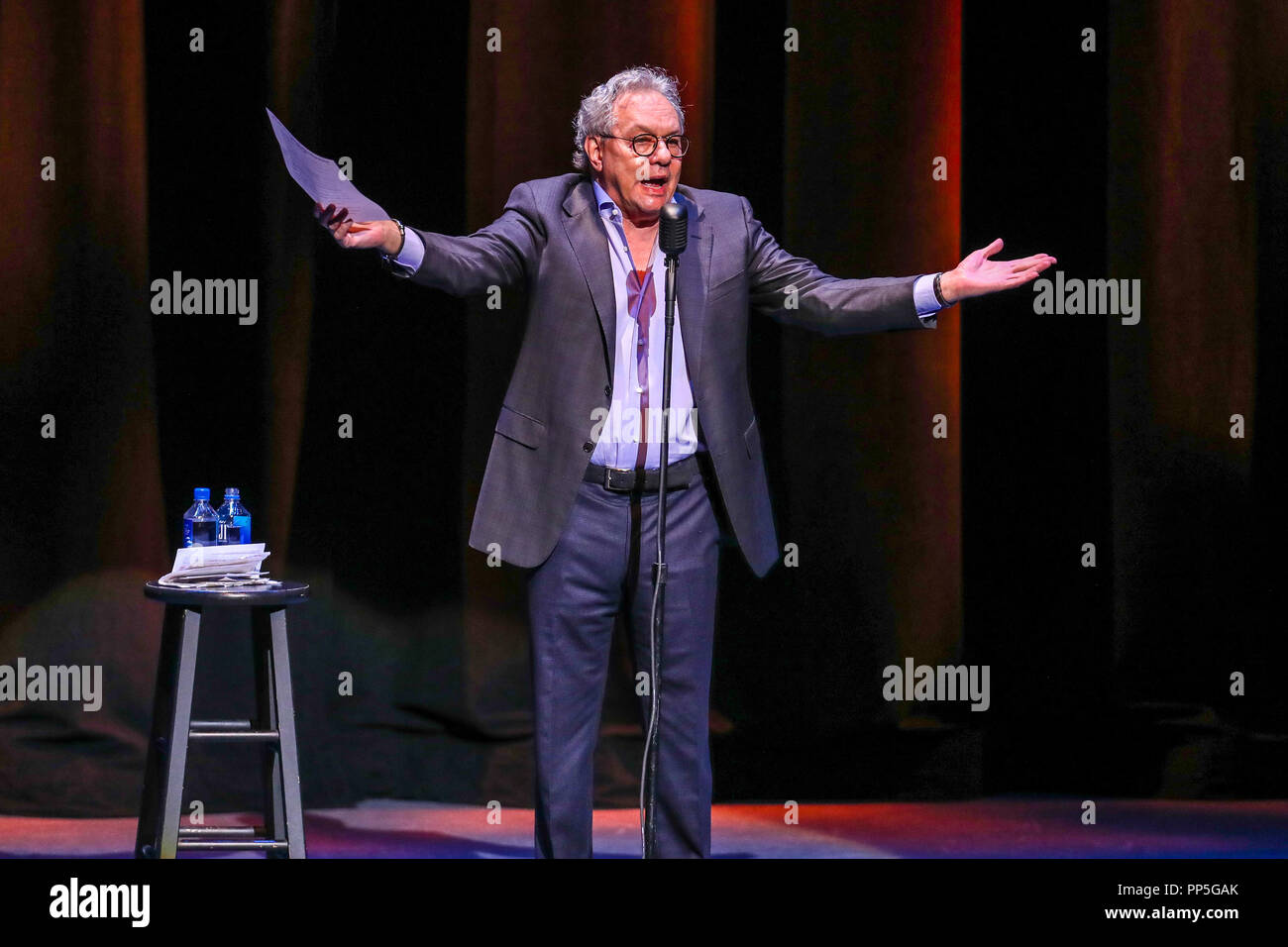 Lewis black comedian hi-res stock photography and images - Alamy