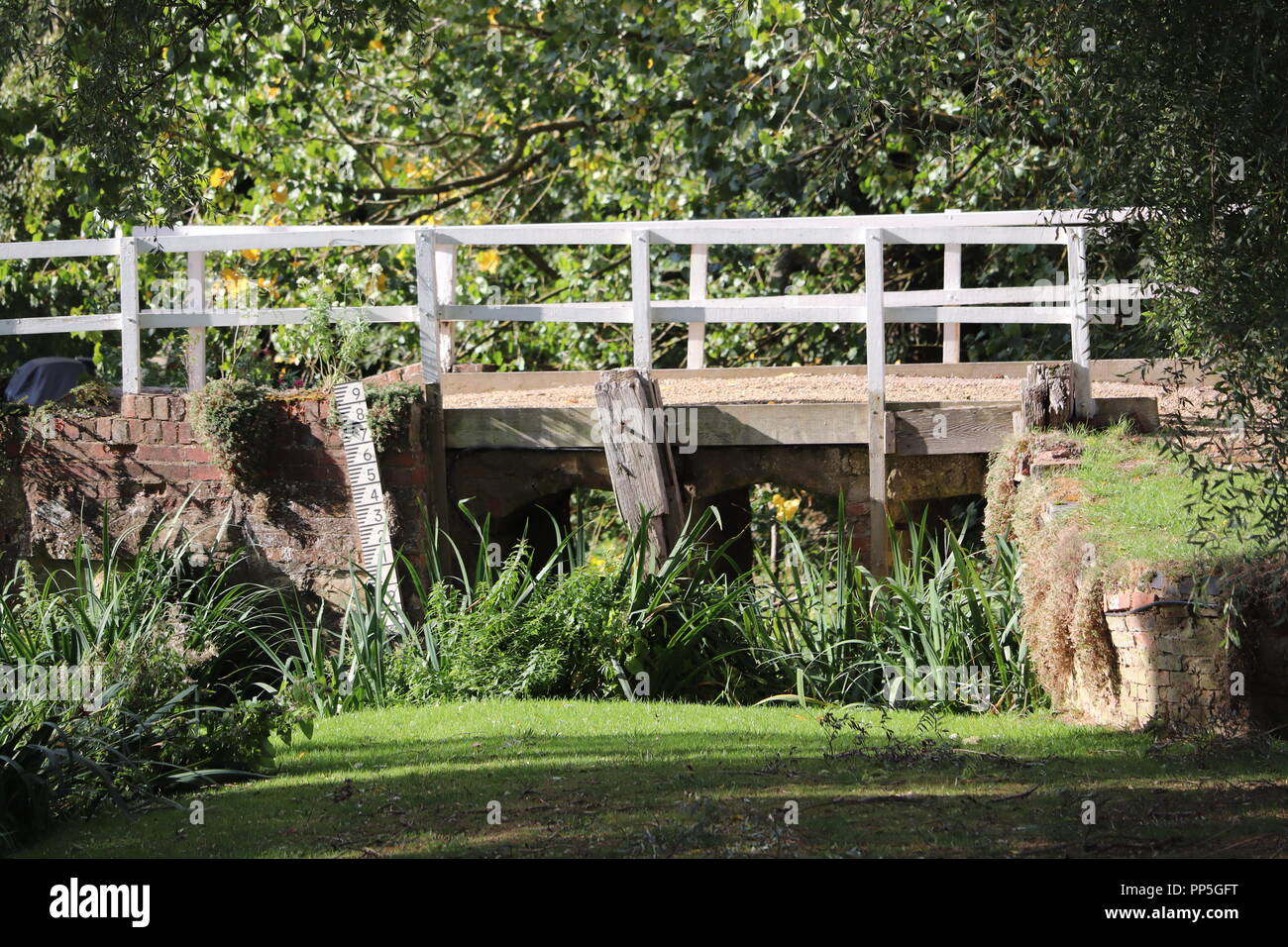 Little bridge farm hi-res stock photography and images - Alamy