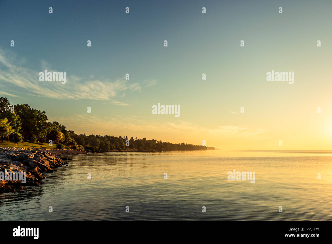 Toronto cold morning dawn light hi-res stock photography and images - Alamy