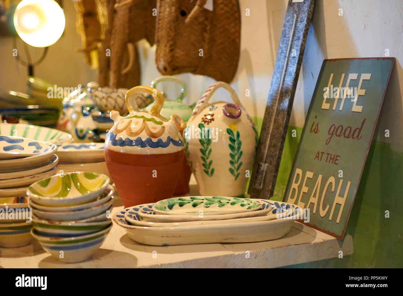 Crockery shop hi-res stock photography and images - Alamy