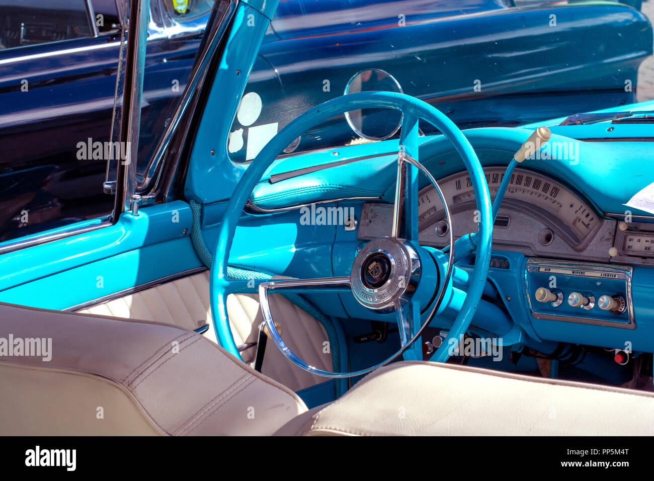 Concept automobile : The steering wheel Stock Photo - Alamy