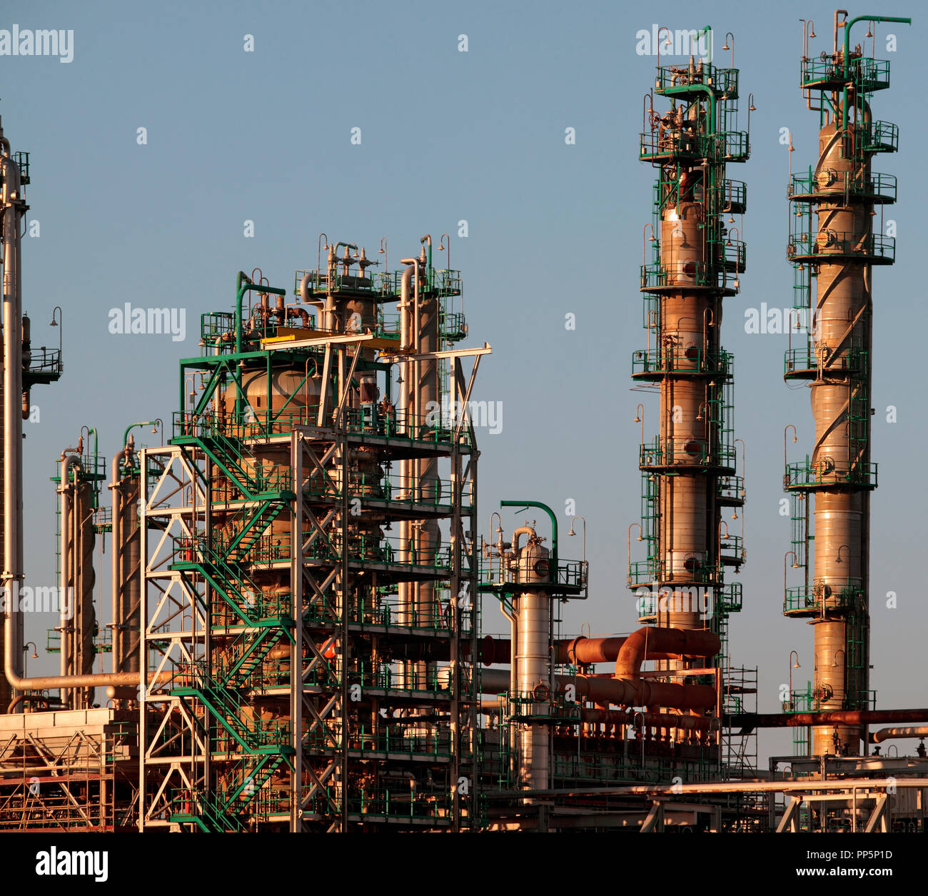 Scaffold hazard hi-res stock photography and images - Alamy
