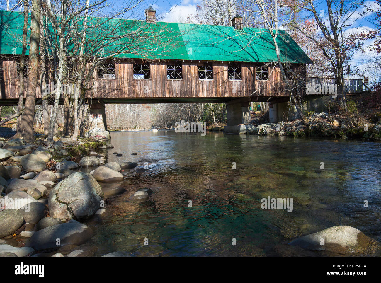 Cove bridge hi-res stock photography and images - Alamy