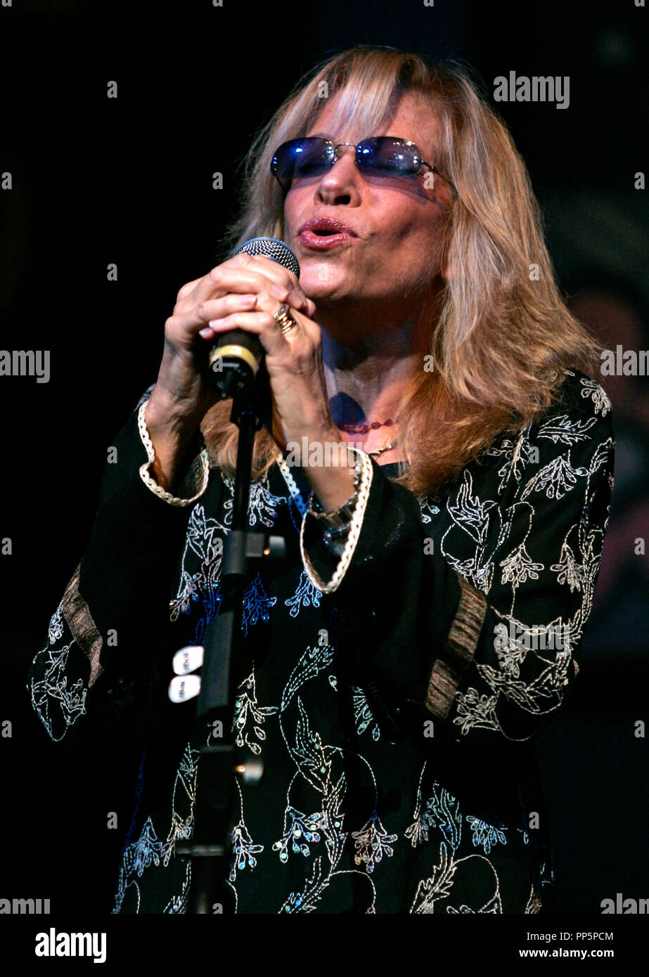 Carly Simon performs in concert at The Olympia Theater at the Gusman ...