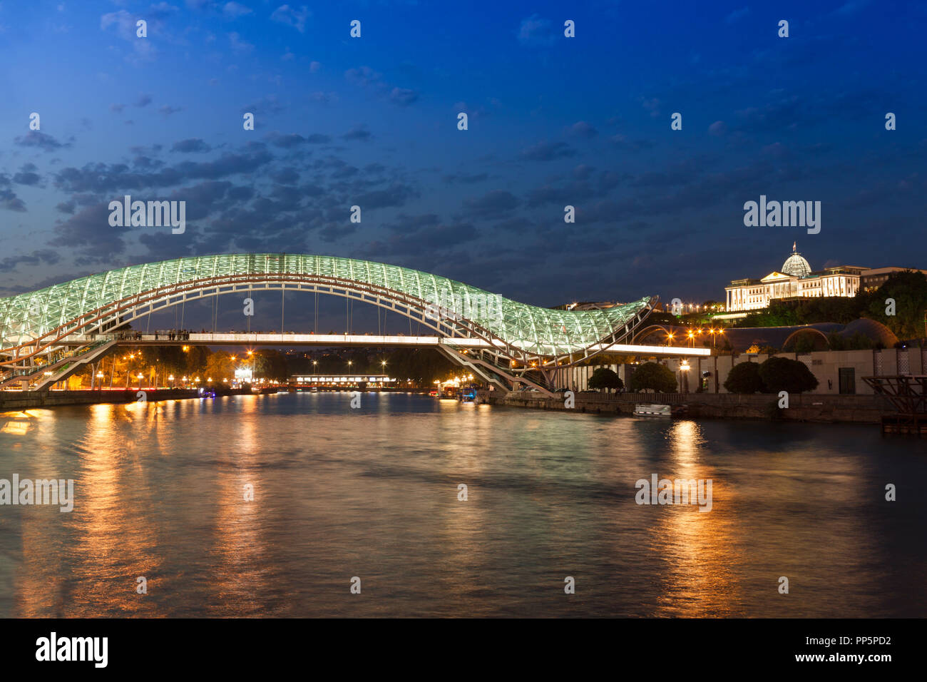 Bridge of Peace in Tbilisi - night scene Stock Photo - Alamy