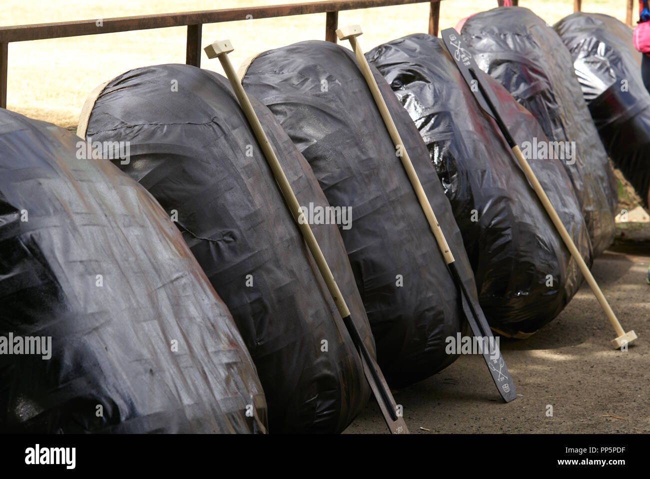 Coracles hi-res stock photography and images - Alamy