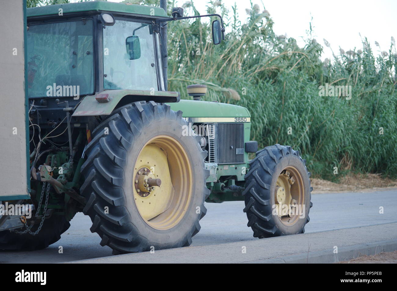 Farmyard transport hi-res stock photography and images - Alamy
