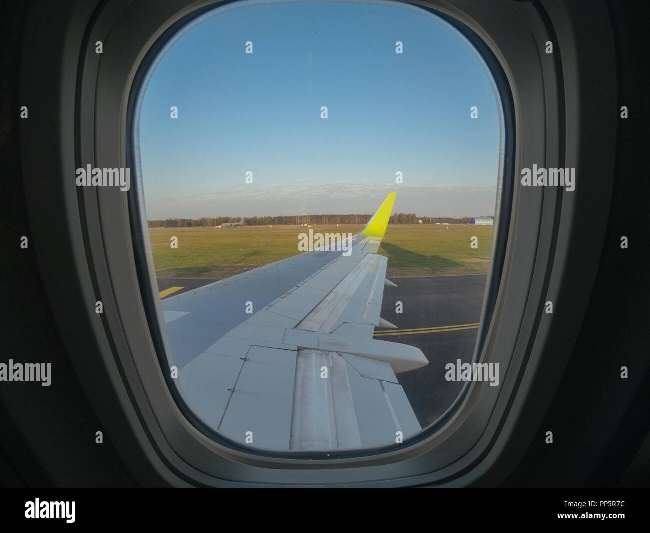 Aiplane Aircraft windows view on the wing aircraft, airlines , aviation ...