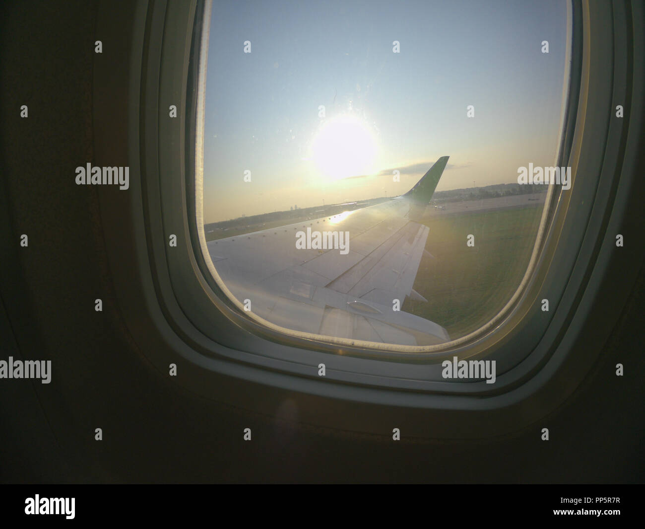Aiplane Aircraft windows view on the wing aircraft, airlines , aviation ...
