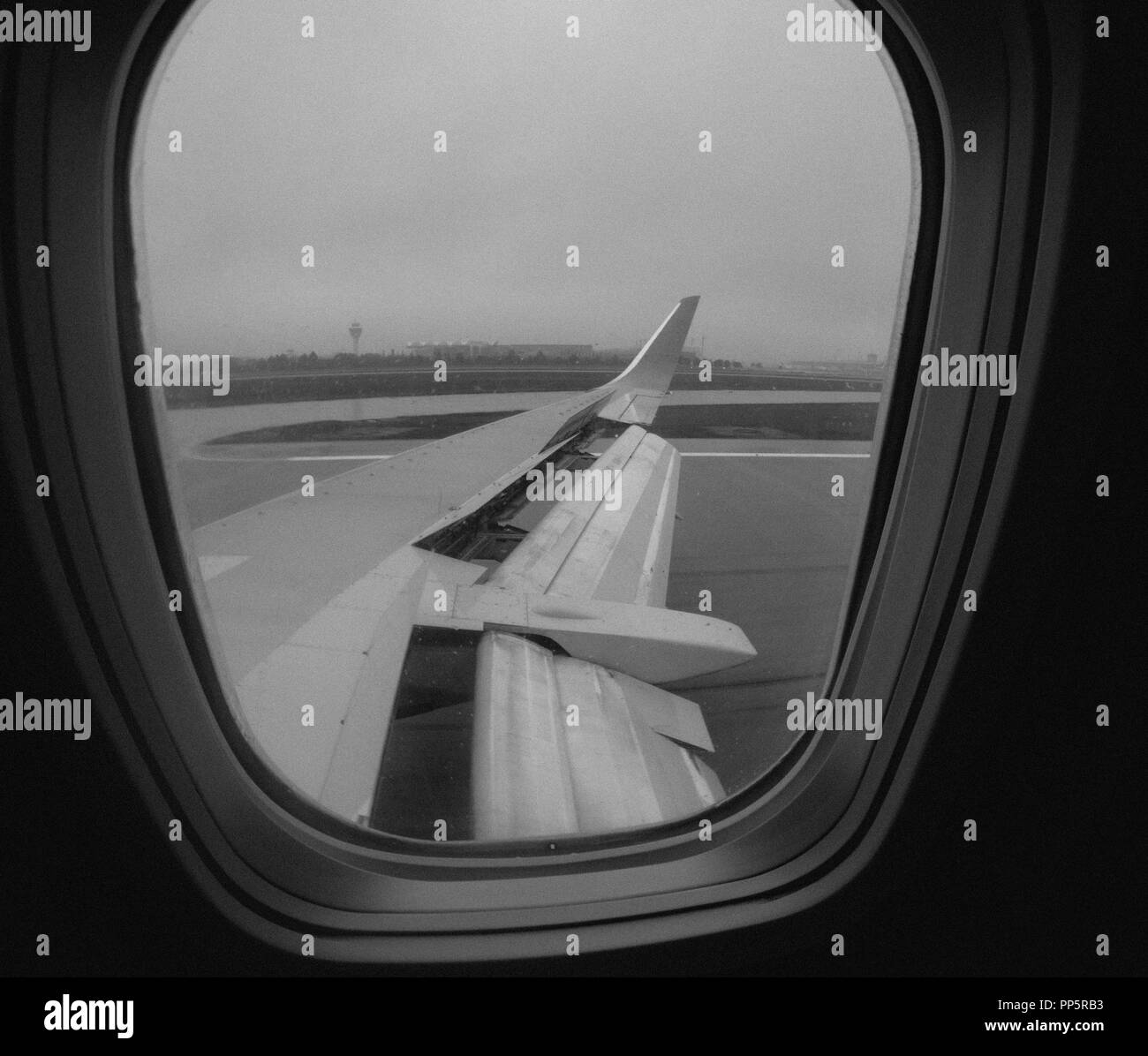 Aiplane Aircraft windows view on the wing aircraft, airlines , aviation ...