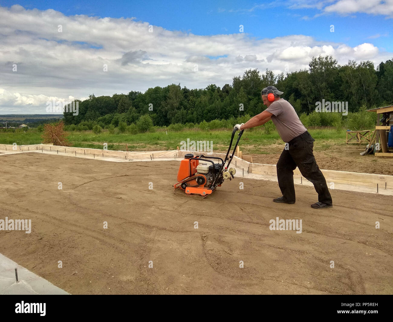 Vibroplate hi-res stock photography and images - Alamy