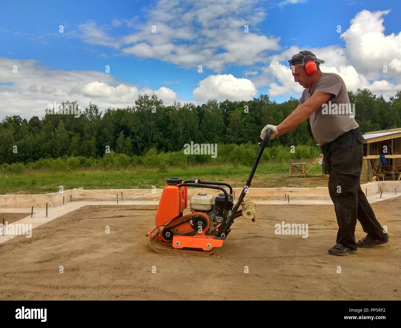 Vibroplate hi-res stock photography and images - Alamy