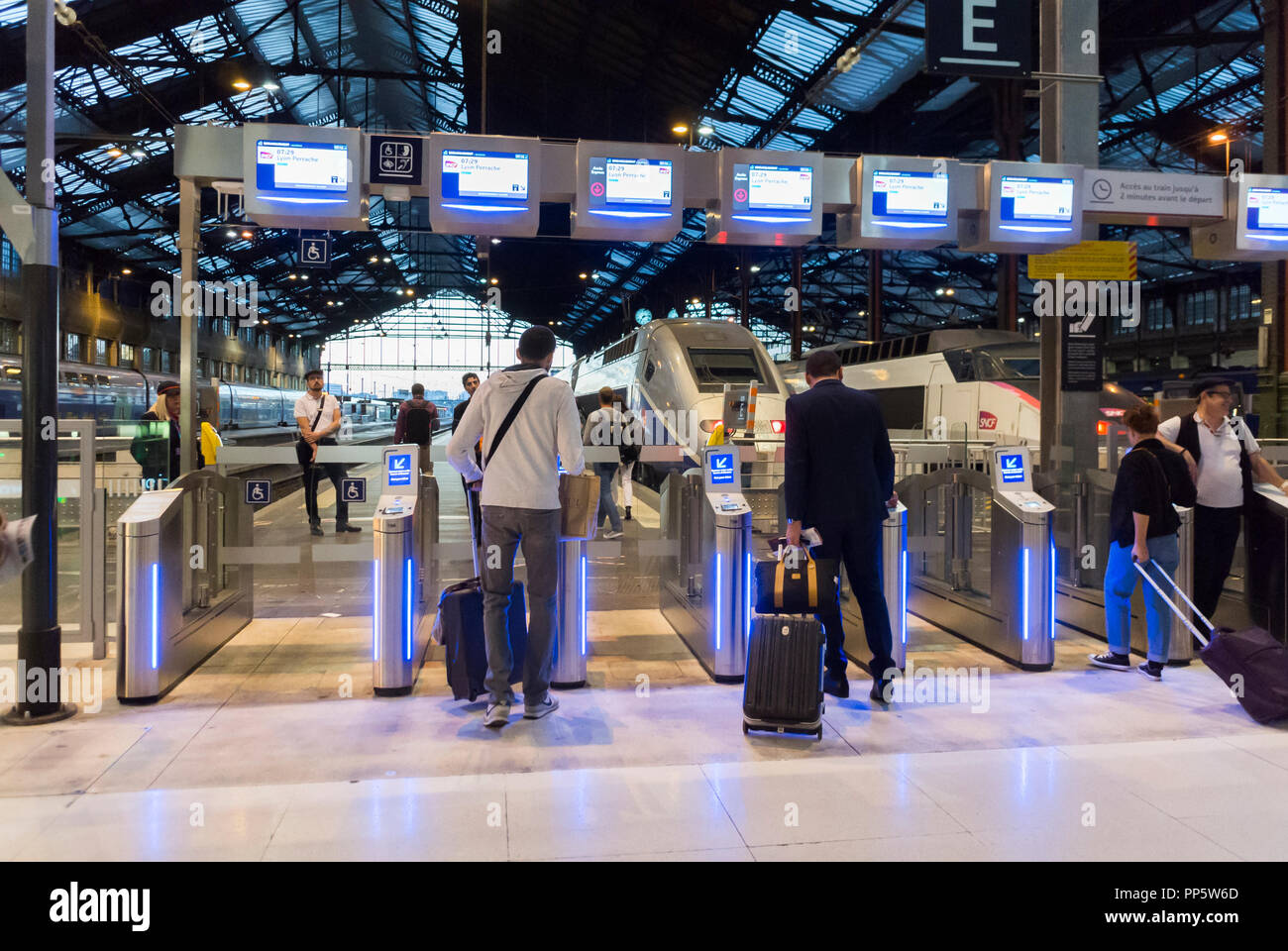 Paris, FRANCE, People Entering Electronic Turnstiles on Platform of ...