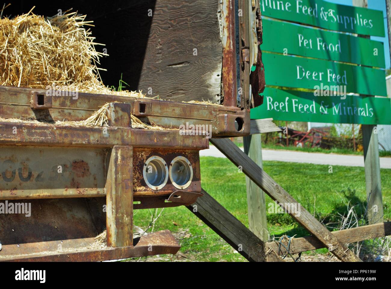 Semi trailer vintage hi-res stock photography and images - Alamy