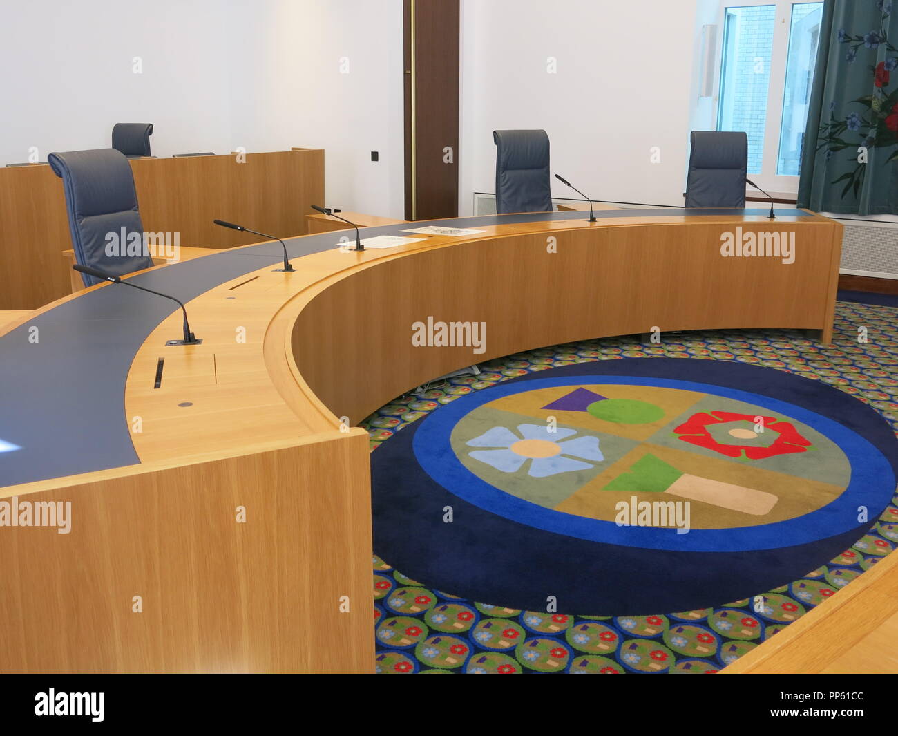 Uk courtroom interior hi-res stock photography and images - Alamy