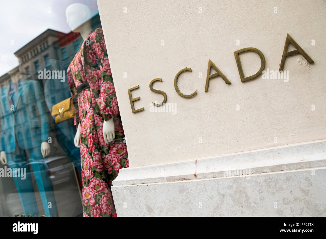 Escada Logo High Resolution Stock Photography and Images - Alamy