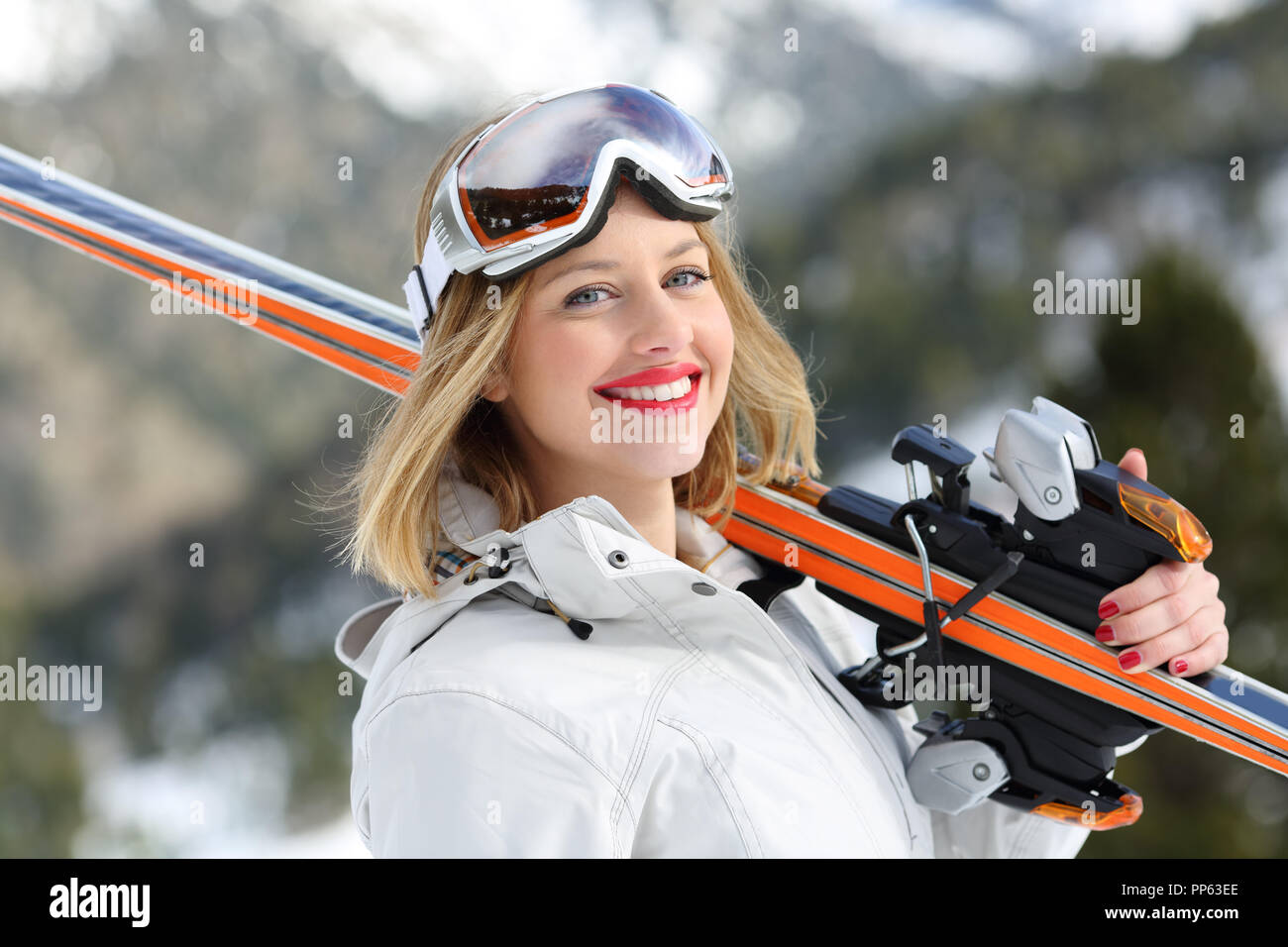Blonde skier hi-res stock photography and images - Alamy
